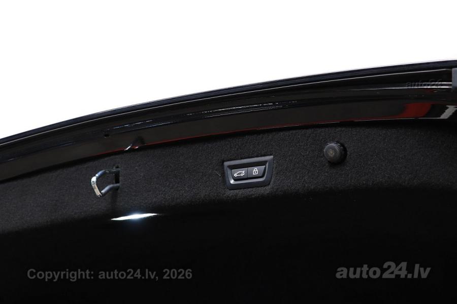 Black BMW 7 Series 2019 in Tallinn, with an engine capacity of 3.00 L and mileage of 88 thousand km for 42995 €, photo 28 on AUTOMOTO.COM.LV
