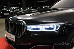 Black BMW 7 Series 2019 in Tallinn, with an engine capacity of 3.00 L and mileage of 88 thousand km for 42995 €, photo 29 on AUTOMOTO.COM.LV