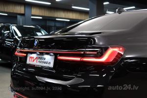 Black BMW 7 Series 2019 in Tallinn, with an engine capacity of 3.00 L and mileage of 88 thousand km for 42995 €, photo 30 on AUTOMOTO.COM.LV