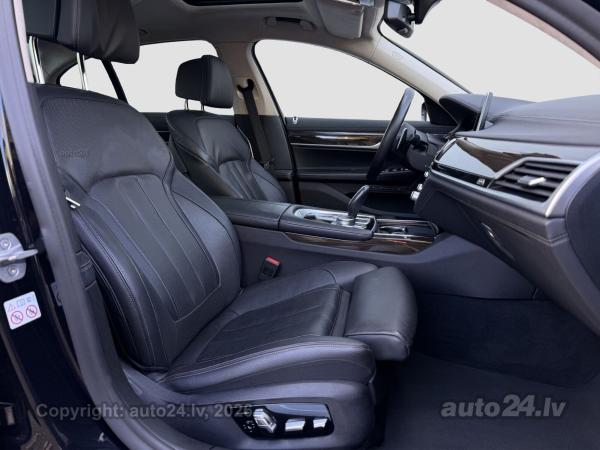 Melns BMW 7 Series 2019 Pērnava, ar dzinēja tilpumu 3.00 L un nobraukumu 114 tūkst. km par 44900 €, foto 6 vietnē AUTOMOTO.COM.LV