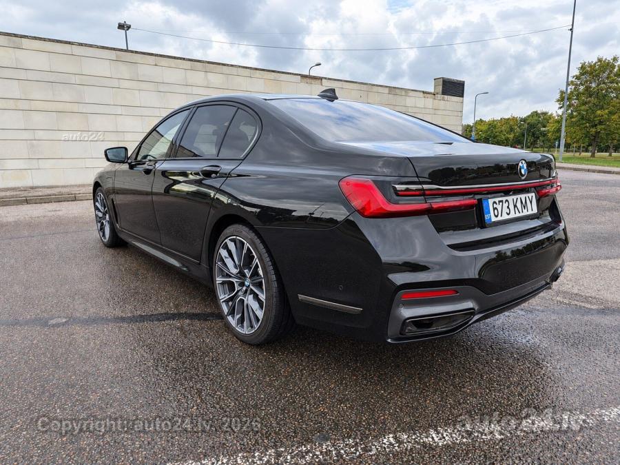 Melns BMW 7 Series 2020 Tallina, ar dzinēja tilpumu 3.00 L un nobraukumu 113 tūkst. km par 49900 €, foto 4 vietnē AUTOMOTO.COM.LV