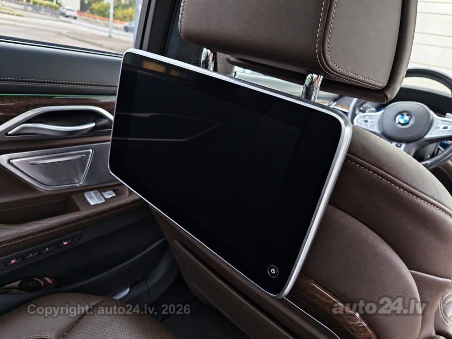 Melns BMW 7 Series 2020 Tallina, ar dzinēja tilpumu 3.00 L un nobraukumu 113 tūkst. km par 49900 €, foto 12 vietnē AUTOMOTO.COM.LV