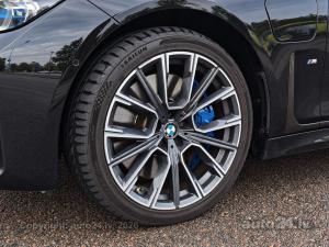 Melns BMW 7 Series 2020 Tallina, ar dzinēja tilpumu 3.00 L un nobraukumu 113 tūkst. km par 49900 €, foto 16 vietnē AUTOMOTO.COM.LV