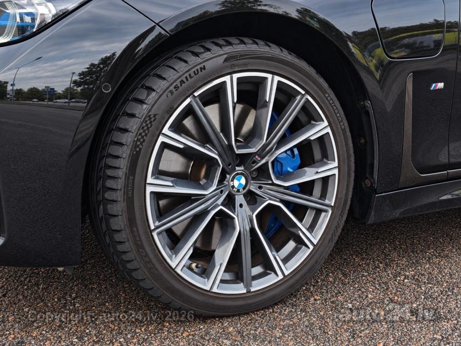 Melns BMW 7 Series 2020 Tallina, ar dzinēja tilpumu 3.00 L un nobraukumu 113 tūkst. km par 49900 €, foto 16 vietnē AUTOMOTO.COM.LV
