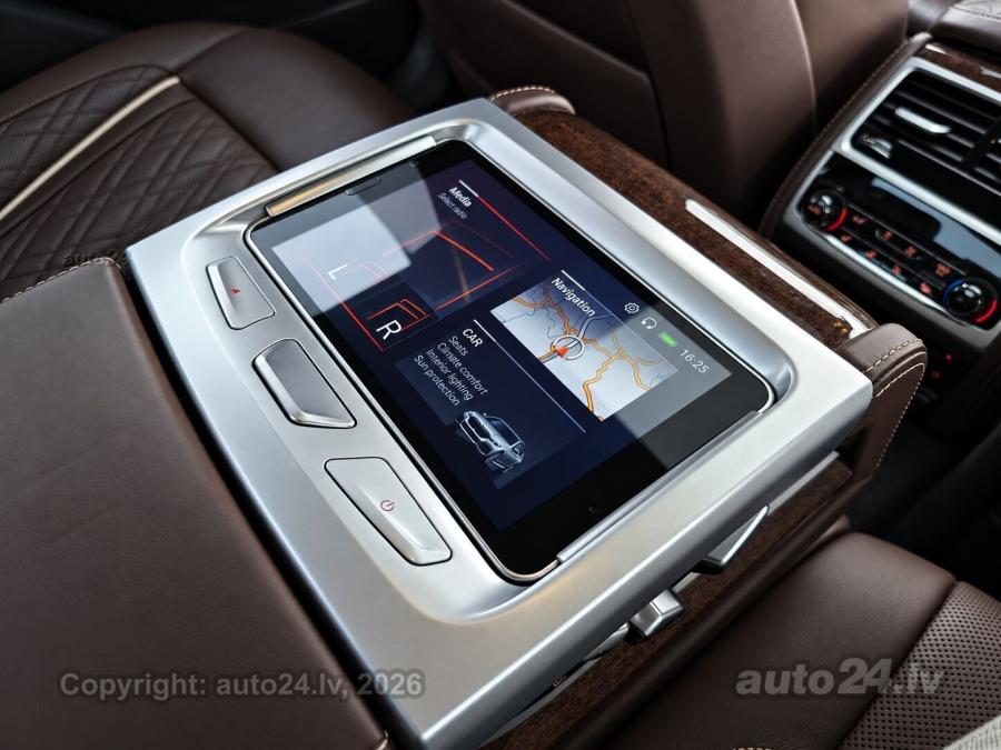 Melns BMW 7 Series 2020 Tallina, ar dzinēja tilpumu 3.00 L un nobraukumu 113 tūkst. km par 49900 €, foto 23 vietnē AUTOMOTO.COM.LV