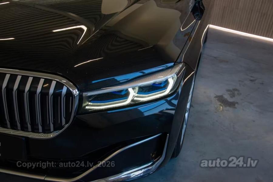 Melns BMW 7 Series 2021 Tallina, ar dzinēja tilpumu 3.00 L un nobraukumu 174 tūkst. km par 42850 €, foto 6 vietnē AUTOMOTO.COM.LV