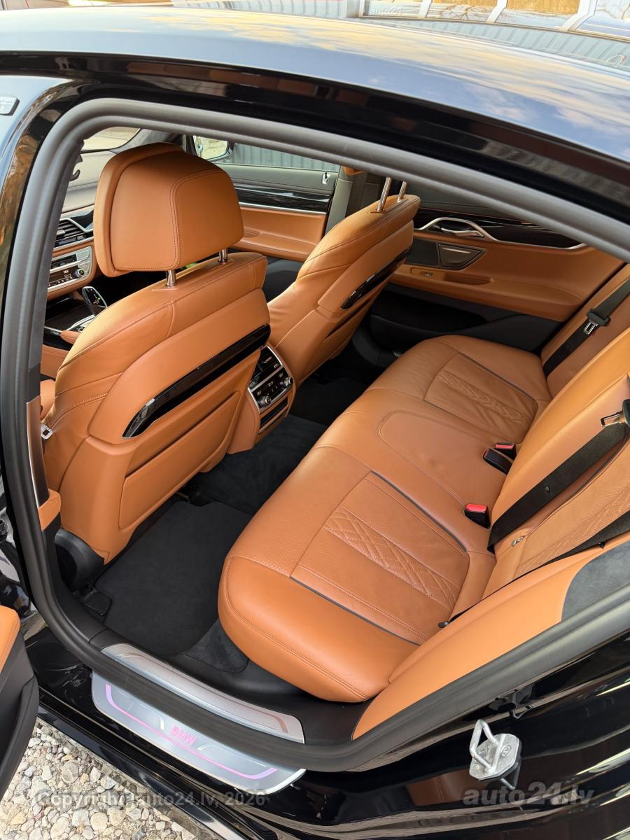 Melns BMW 7 Series 2022 Hāpsalu, ar dzinēja tilpumu 3.00 L un nobraukumu 106 tūkst. km par 48500 €, foto 4 vietnē AUTOMOTO.COM.LV