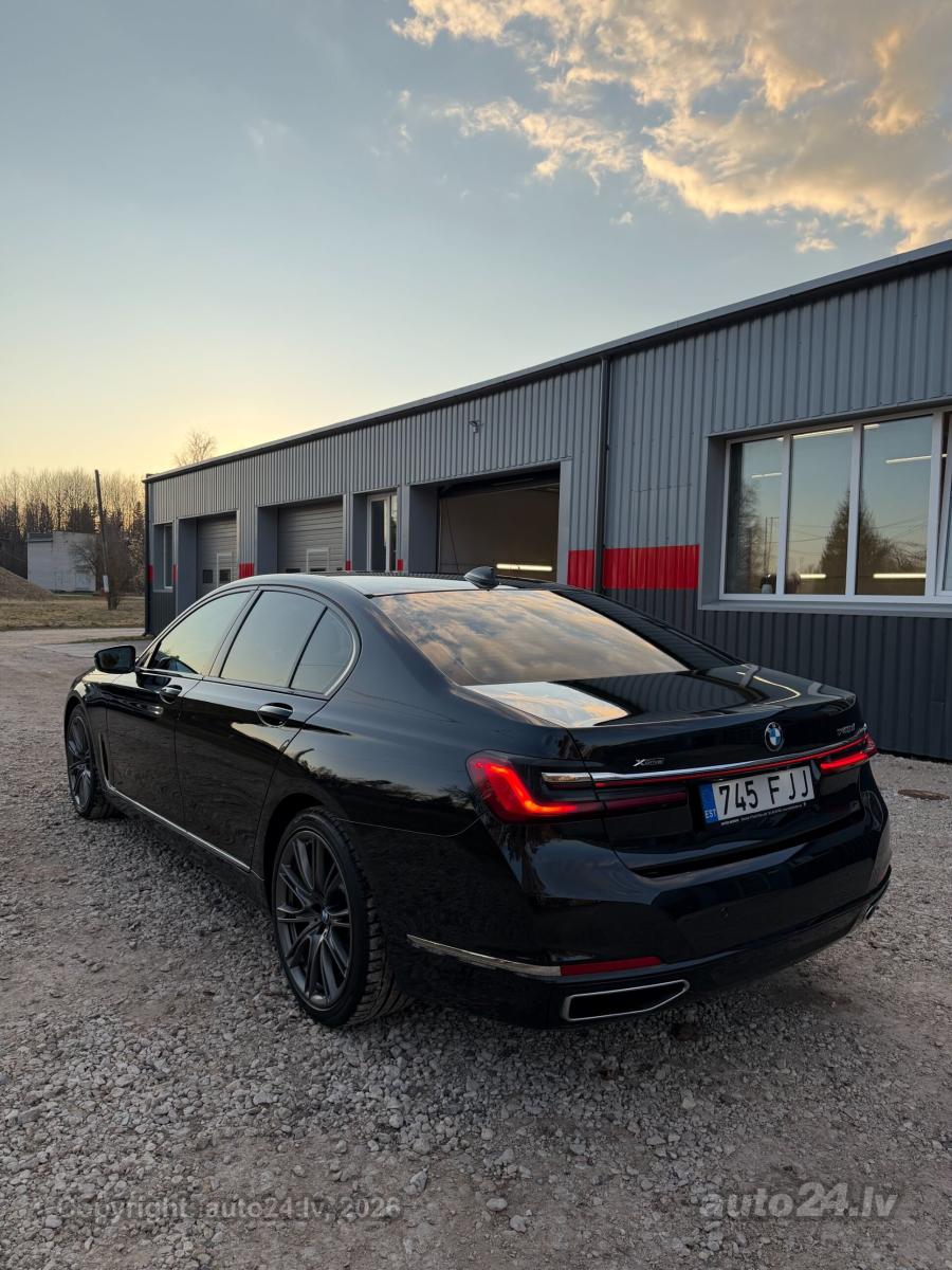 Melns BMW 7 Series 2022 Hāpsalu, ar dzinēja tilpumu 3.00 L un nobraukumu 106 tūkst. km par 48500 €, foto 10 vietnē AUTOMOTO.COM.LV
