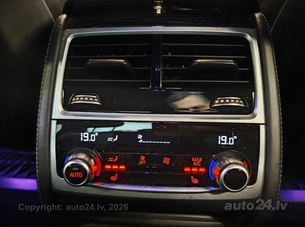 Melns BMW 7 Series 2022 Tallina, ar dzinēja tilpumu 3.00 L un nobraukumu 95 tūkst. km par 47500 €, foto 9 vietnē AUTOMOTO.COM.LV