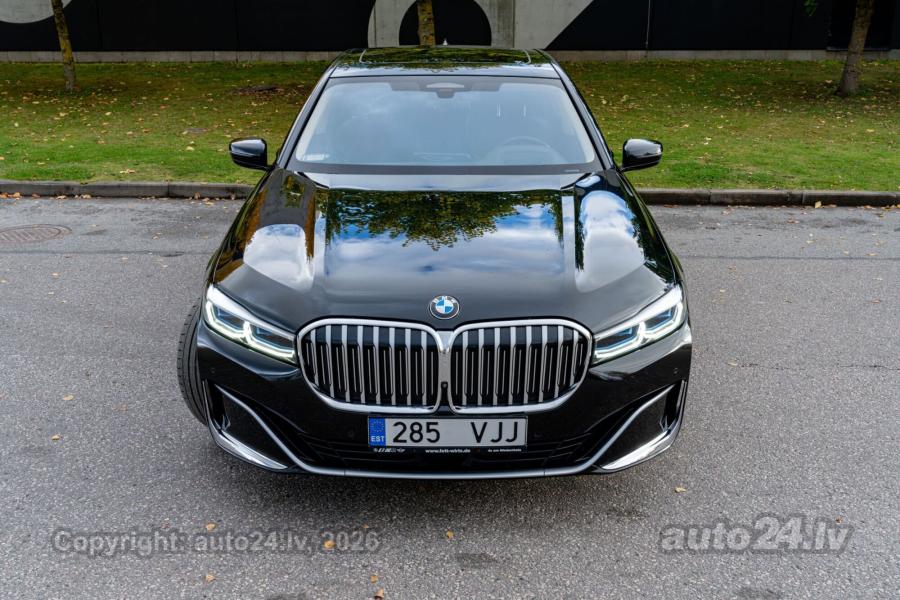 Black BMW 7 Series 2022 in Tallinn, with an engine capacity of 3.00 L and mileage of 59 thousand km for 59400 €, photo 4 on AUTOMOTO.COM.LV