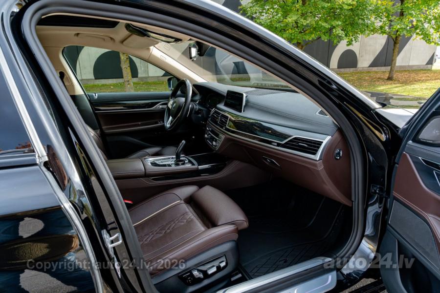 Black BMW 7 Series 2022 in Tallinn, with an engine capacity of 3.00 L and mileage of 59 thousand km for 59400 €, photo 17 on AUTOMOTO.COM.LV
