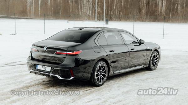 Black BMW 7 Series 2023 in Parnu, with an engine capacity of 3.00 L and mileage of 55 thousand km for 89900 €, photo 2 on AUTOMOTO.COM.LV