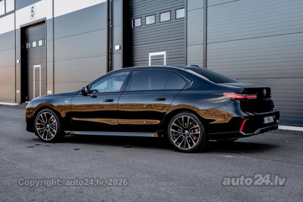 Melns BMW 7 Series 2023 Pērnava, ar dzinēja tilpumu 3.00 L un nobraukumu 61 tūkst. km par 80900 €, foto 4 vietnē AUTOMOTO.COM.LV