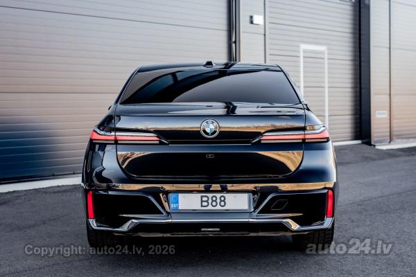 Melns BMW 7 Series 2023 Pērnava, ar dzinēja tilpumu 3.00 L un nobraukumu 61 tūkst. km par 80900 €, foto 5 vietnē AUTOMOTO.COM.LV