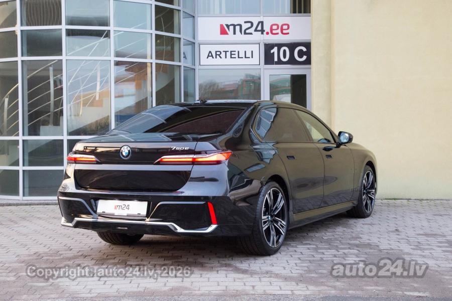 Black BMW 7 Series 2023 in Tallinn, with an engine capacity of 3.00 L and mileage of 38 thousand km for 101900 €, photo 5 on AUTOMOTO.COM.LV