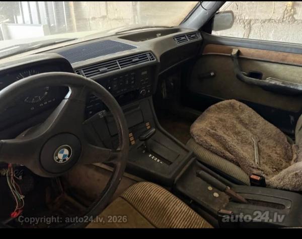 Zils BMW 7 Series 1982 Tallina, ar dzinēja tilpumu 3.20 L un nobraukumu 0 tūkst. km par 2300 €, foto 3 vietnē AUTOMOTO.COM.LV