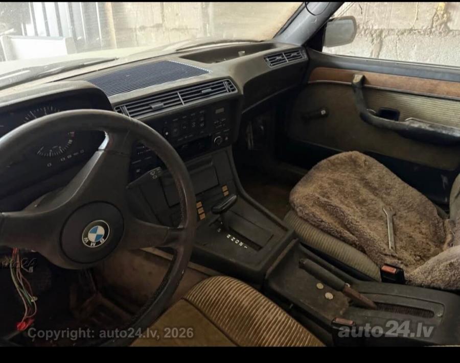 Zils BMW 7 Series 1982 Tallina, ar dzinēja tilpumu 3.20 L un nobraukumu 0 tūkst. km par 2300 €, foto 3 vietnē AUTOMOTO.COM.LV
