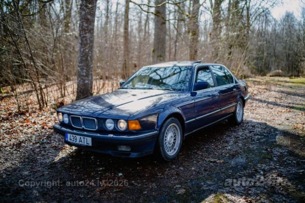 Blue BMW 7 Series 1991 in Tallinn, with an engine capacity of 5.00 L and mileage of 250 thousand km for 7500 €, photo 1 on AUTOMOTO.COM.LV