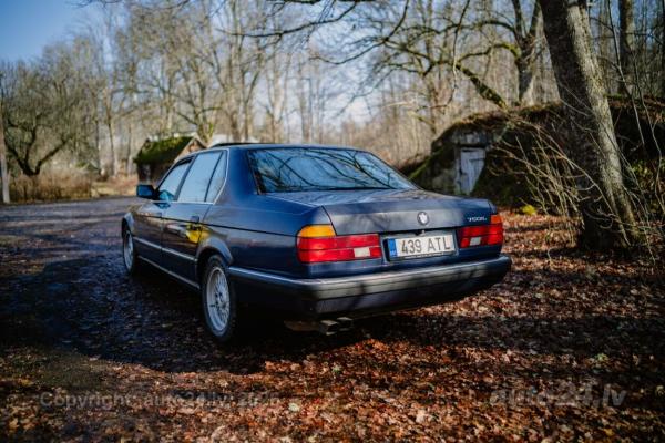 Blue BMW 7 Series 1991 in Tallinn, with an engine capacity of 5.00 L and mileage of 250 thousand km for 7500 €, photo 4 on AUTOMOTO.COM.LV