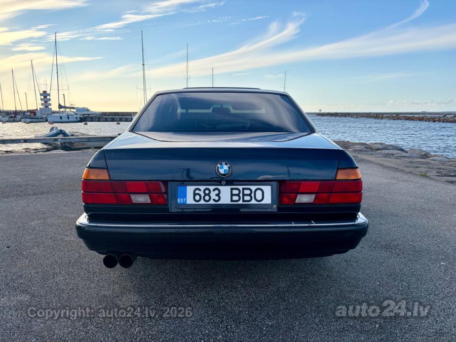 Zils BMW 7 Series 1993 Tallina, ar dzinēja tilpumu 4.00 L un nobraukumu 350 tūkst. km par 8999 €, foto 7 vietnē AUTOMOTO.COM.LV