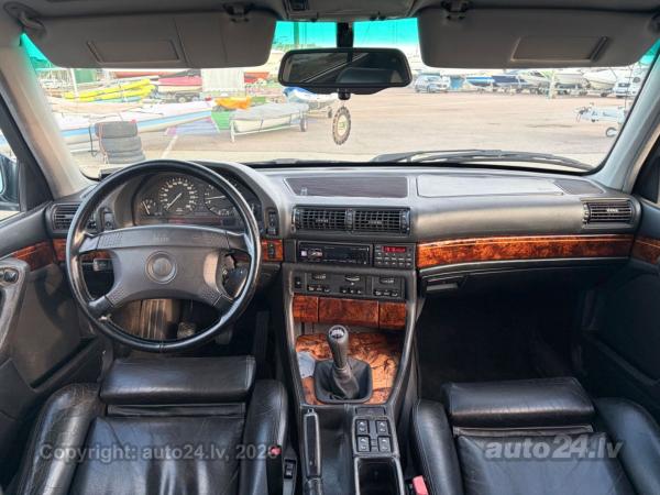 Zils BMW 7 Series 1993 Tallina, ar dzinēja tilpumu 4.00 L un nobraukumu 350 tūkst. km par 8999 €, foto 10 vietnē AUTOMOTO.COM.LV