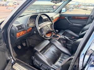 Zils BMW 7 Series 1993 Tallina, ar dzinēja tilpumu 4.00 L un nobraukumu 350 tūkst. km par 8999 €, foto 12 vietnē AUTOMOTO.COM.LV