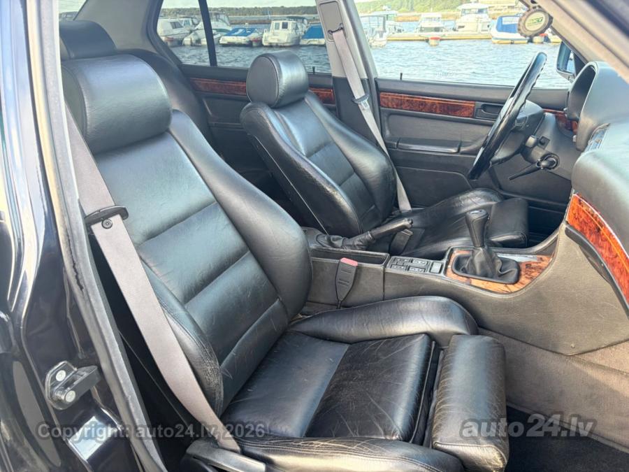 Zils BMW 7 Series 1993 Tallina, ar dzinēja tilpumu 4.00 L un nobraukumu 350 tūkst. km par 8999 €, foto 13 vietnē AUTOMOTO.COM.LV