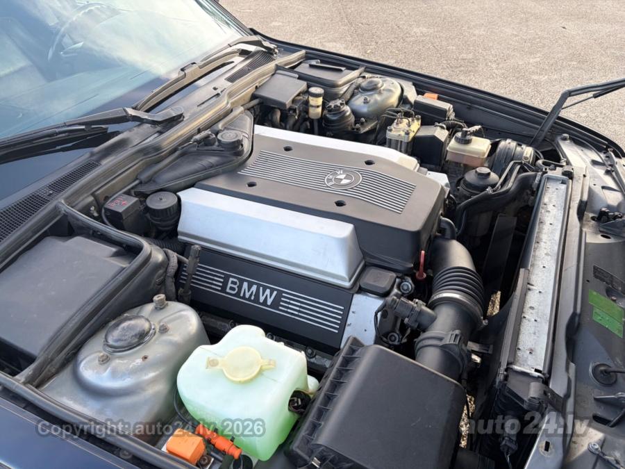 Zils BMW 7 Series 1993 Tallina, ar dzinēja tilpumu 4.00 L un nobraukumu 350 tūkst. km par 8999 €, foto 18 vietnē AUTOMOTO.COM.LV