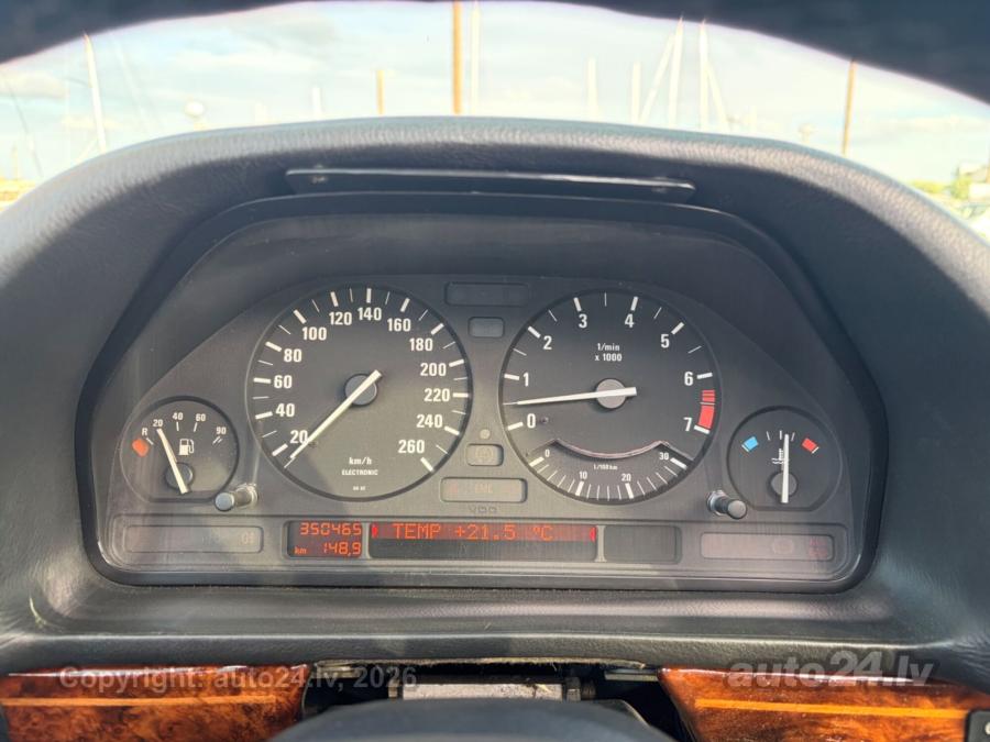 Zils BMW 7 Series 1993 Tallina, ar dzinēja tilpumu 4.00 L un nobraukumu 350 tūkst. km par 8999 €, foto 23 vietnē AUTOMOTO.COM.LV
