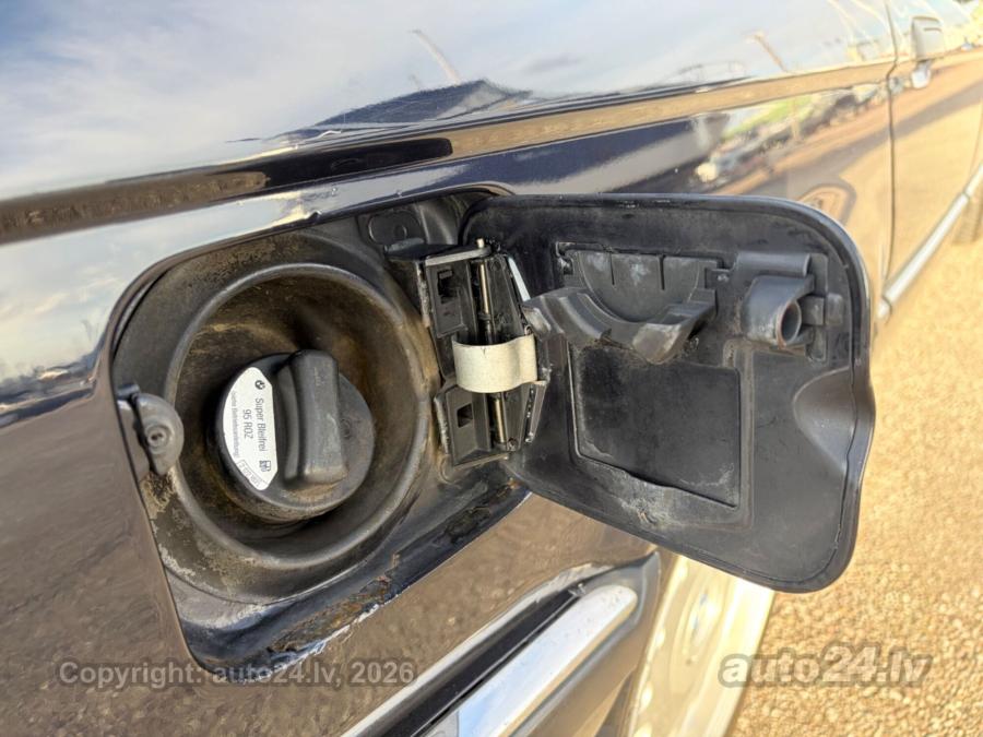 Zils BMW 7 Series 1993 Tallina, ar dzinēja tilpumu 4.00 L un nobraukumu 350 tūkst. km par 8999 €, foto 26 vietnē AUTOMOTO.COM.LV