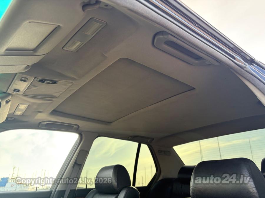Zils BMW 7 Series 1993 Tallina, ar dzinēja tilpumu 4.00 L un nobraukumu 350 tūkst. km par 8999 €, foto 27 vietnē AUTOMOTO.COM.LV
