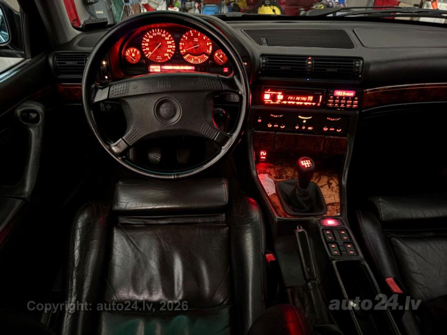 Zils BMW 7 Series 1993 Tallina, ar dzinēja tilpumu 4.00 L un nobraukumu 350 tūkst. km par 8999 €, foto 28 vietnē AUTOMOTO.COM.LV