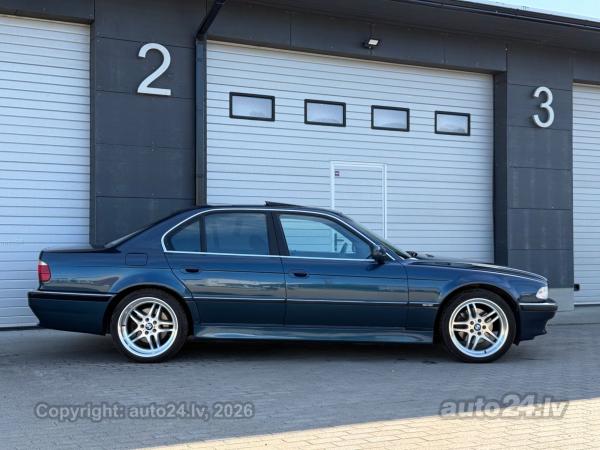 Zils BMW 7 Series 1995 Tallina, ar dzinēja tilpumu 4.00 L un nobraukumu 348 tūkst. km par 7000 €, foto 4 vietnē AUTOMOTO.COM.LV