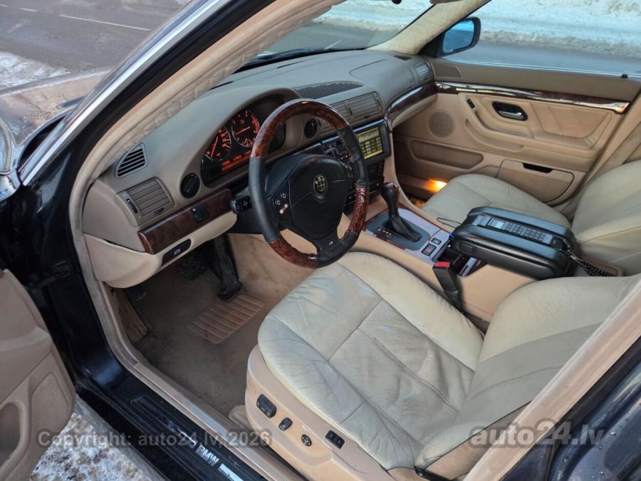 Zils BMW 7 Series 2000 Tallina, ar dzinēja tilpumu 0.00 L un nobraukumu 425 tūkst. km par 4800 €, foto 5 vietnē AUTOMOTO.COM.LV