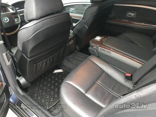 Zils BMW 7 Series 2004 Tallina, ar dzinēja tilpumu 4.00 L un nobraukumu 80 tūkst. km par 14500 €, foto 8 vietnē AUTOMOTO.COM.LV