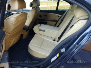 Zils BMW 7 Series 2005 Tartu, ar dzinēja tilpumu 3.00 L un nobraukumu 350 tūkst. km par 6900 €, foto 12 vietnē AUTOMOTO.COM.LV
