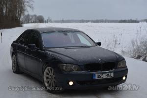 Zils BMW 7 Series 2006 Tallina, ar dzinēja tilpumu 4.40 L un nobraukumu 411 tūkst. km par 4700 €, foto  vietnē AUTOMOTO.COM.LV