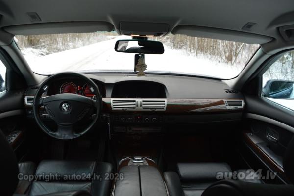 Zils BMW 7 Series 2006 Tallina, ar dzinēja tilpumu 4.40 L un nobraukumu 411 tūkst. km par 4700 €, foto 4 vietnē AUTOMOTO.COM.LV