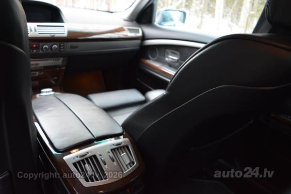 Zils BMW 7 Series 2006 Tallina, ar dzinēja tilpumu 4.40 L un nobraukumu 411 tūkst. km par 4700 €, foto 5 vietnē AUTOMOTO.COM.LV
