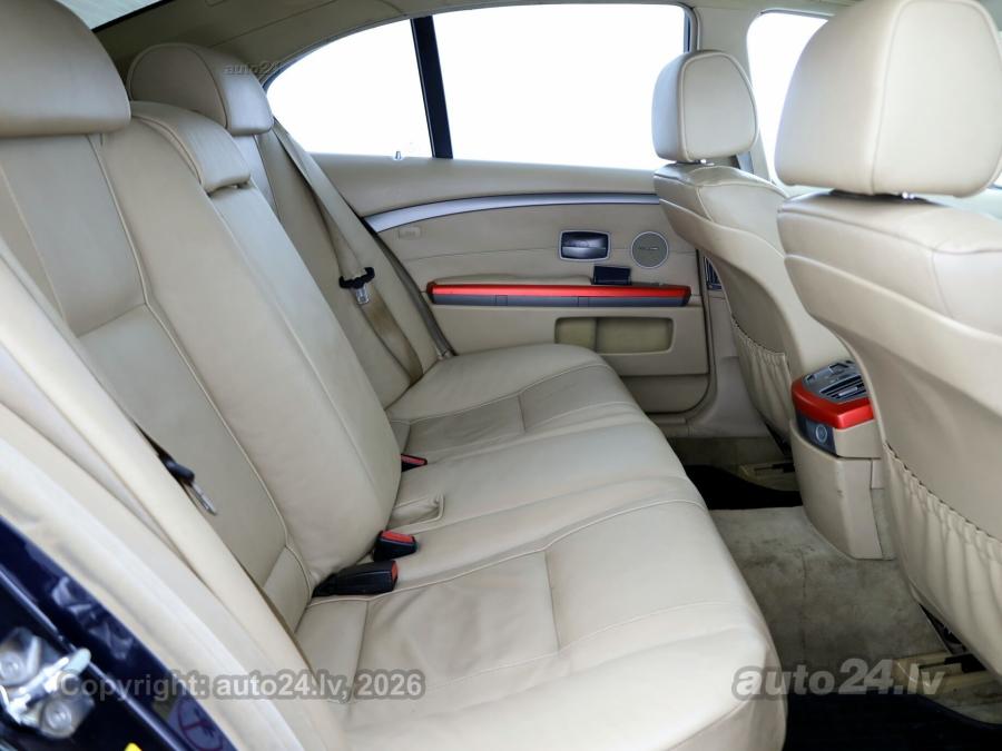 Zils BMW 7 Series 2007 Tallina, ar dzinēja tilpumu 3.00 L un nobraukumu 537 tūkst. km par 2999 €, foto 8 vietnē AUTOMOTO.COM.LV