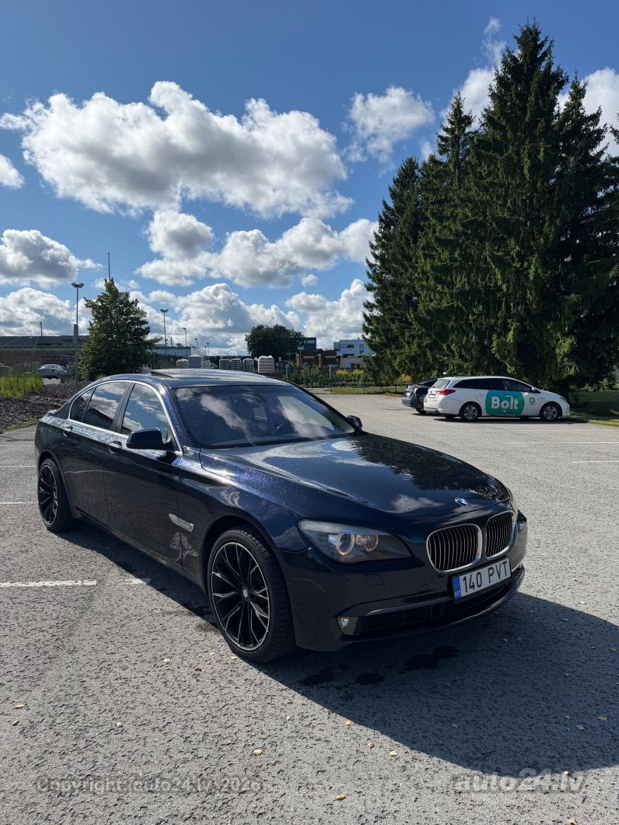 Blue BMW 7 Series 2009 in Tallinn, with an engine capacity of 3.00 L and mileage of 315 thousand km for 9500 €, photo 1 on AUTOMOTO.COM.LV