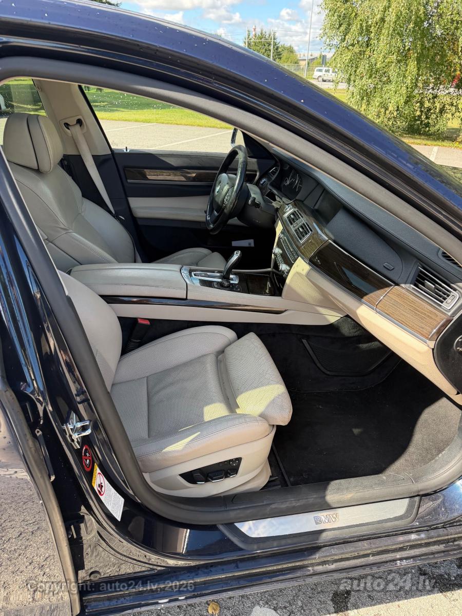 Blue BMW 7 Series 2009 in Tallinn, with an engine capacity of 3.00 L and mileage of 315 thousand km for 9500 €, photo 18 on AUTOMOTO.COM.LV