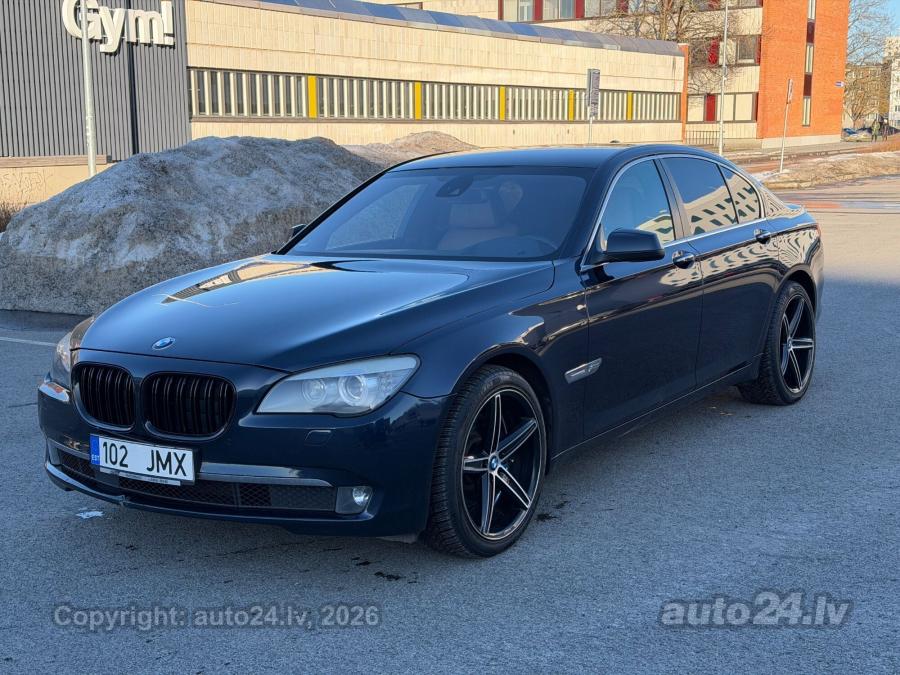 Zils BMW 7 Series 2011 Tallina, ar dzinēja tilpumu 3.00 L un nobraukumu 281 tūkst. km par 10900 €, foto 1 vietnē AUTOMOTO.COM.LV