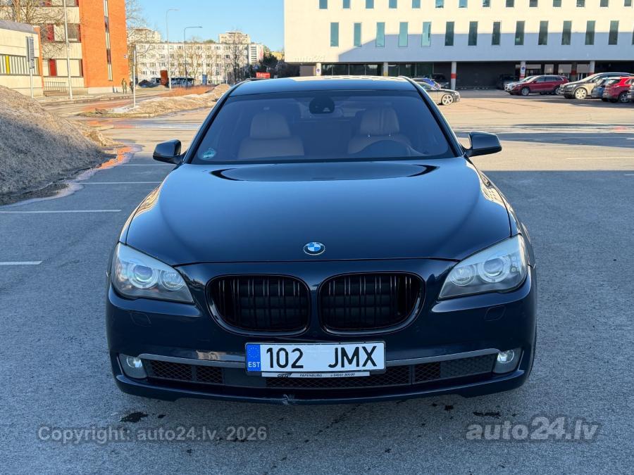 Zils BMW 7 Series 2011 Tallina, ar dzinēja tilpumu 3.00 L un nobraukumu 281 tūkst. km par 10900 €, foto 3 vietnē AUTOMOTO.COM.LV