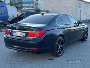 Zils BMW 7 Series 2011 Tallina, ar dzinēja tilpumu 3.00 L un nobraukumu 281 tūkst. km par 10900 €, foto 5 vietnē AUTOMOTO.COM.LV