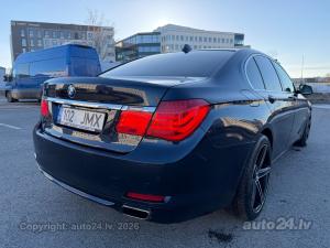 Zils BMW 7 Series 2011 Tallina, ar dzinēja tilpumu 3.00 L un nobraukumu 281 tūkst. km par 10900 €, foto 7 vietnē AUTOMOTO.COM.LV