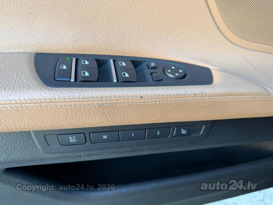 Zils BMW 7 Series 2011 Tallina, ar dzinēja tilpumu 3.00 L un nobraukumu 281 tūkst. km par 10900 €, foto 18 vietnē AUTOMOTO.COM.LV