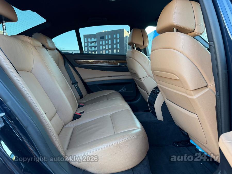 Zils BMW 7 Series 2011 Tallina, ar dzinēja tilpumu 3.00 L un nobraukumu 281 tūkst. km par 10900 €, foto 22 vietnē AUTOMOTO.COM.LV