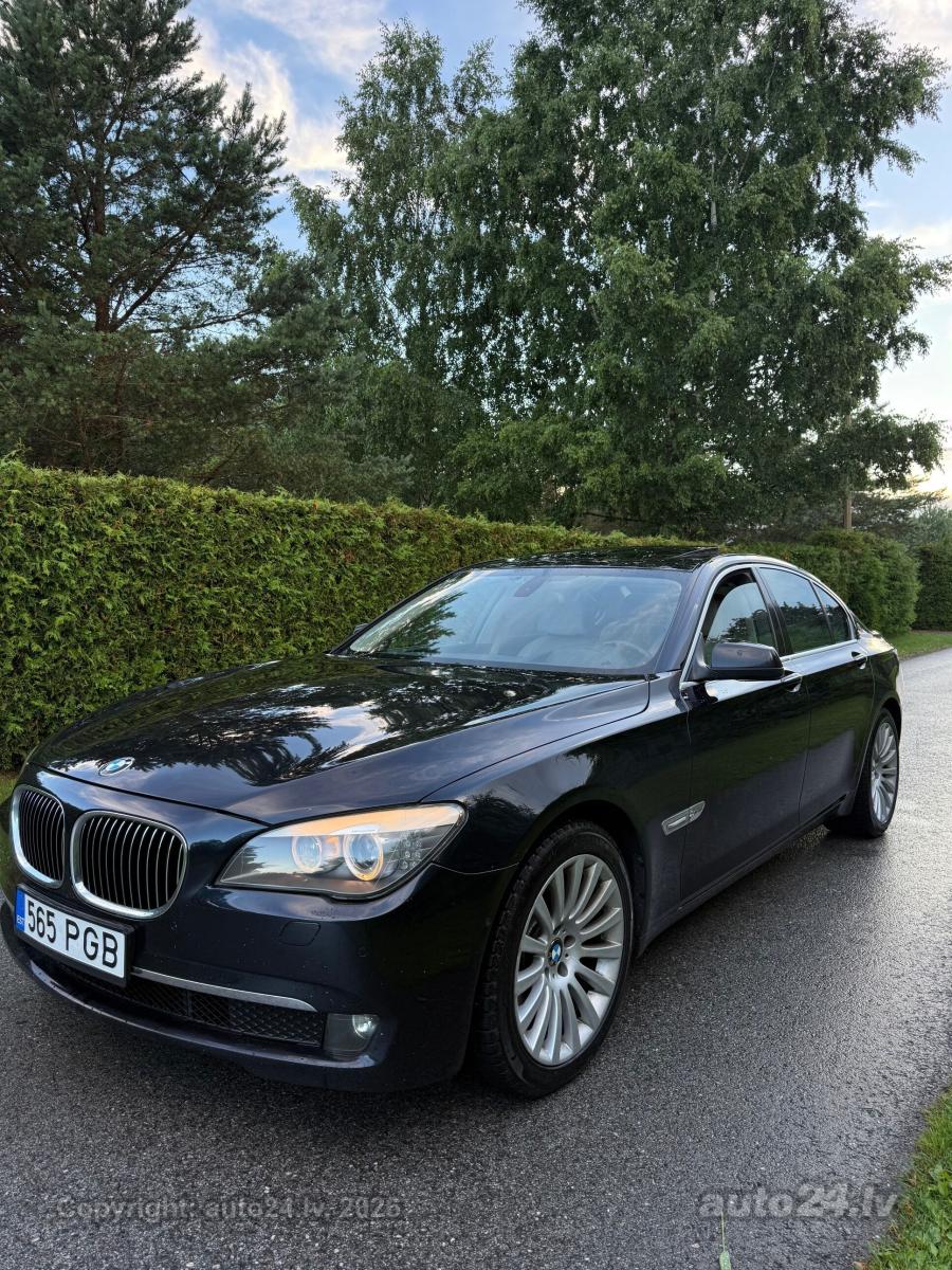 Blue BMW 7 Series 2011 in Tallinn, with an engine capacity of 3.00 L and mileage of 295 thousand km for 11999 €, photo 1 on AUTOMOTO.COM.LV