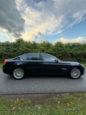 Blue BMW 7 Series 2011 in Tallinn, with an engine capacity of 3.00 L and mileage of 295 thousand km for 11999 €, photo 9 on AUTOMOTO.COM.LV